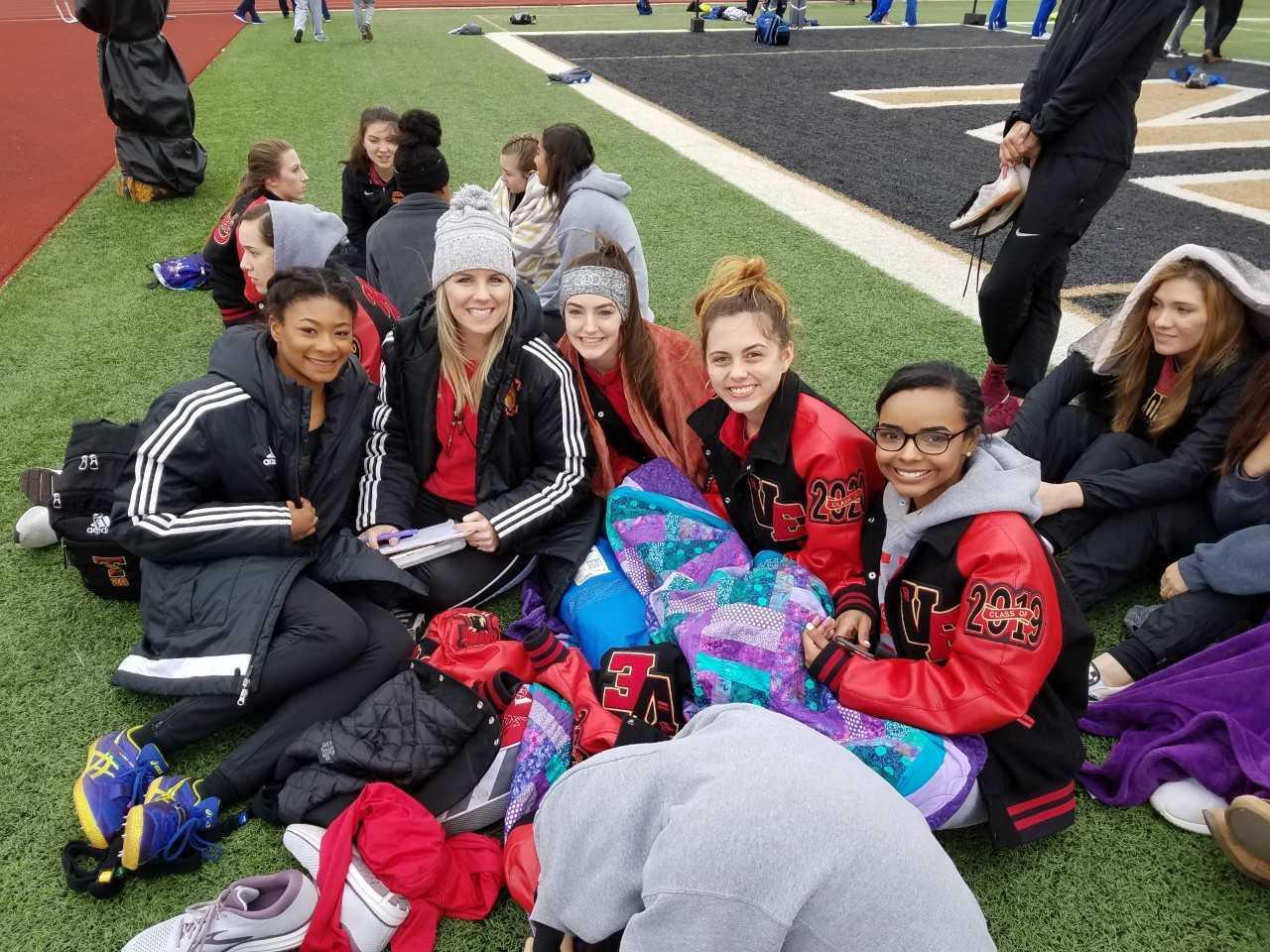 Track-Girls | Victoria East High School