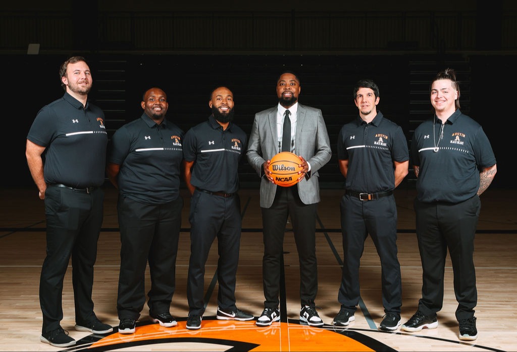 Basketball - Boys | Austin High School